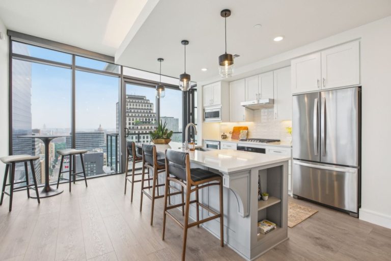 Review of 415 Colorado: Luxury Downtown Austin Apartments - Paseo