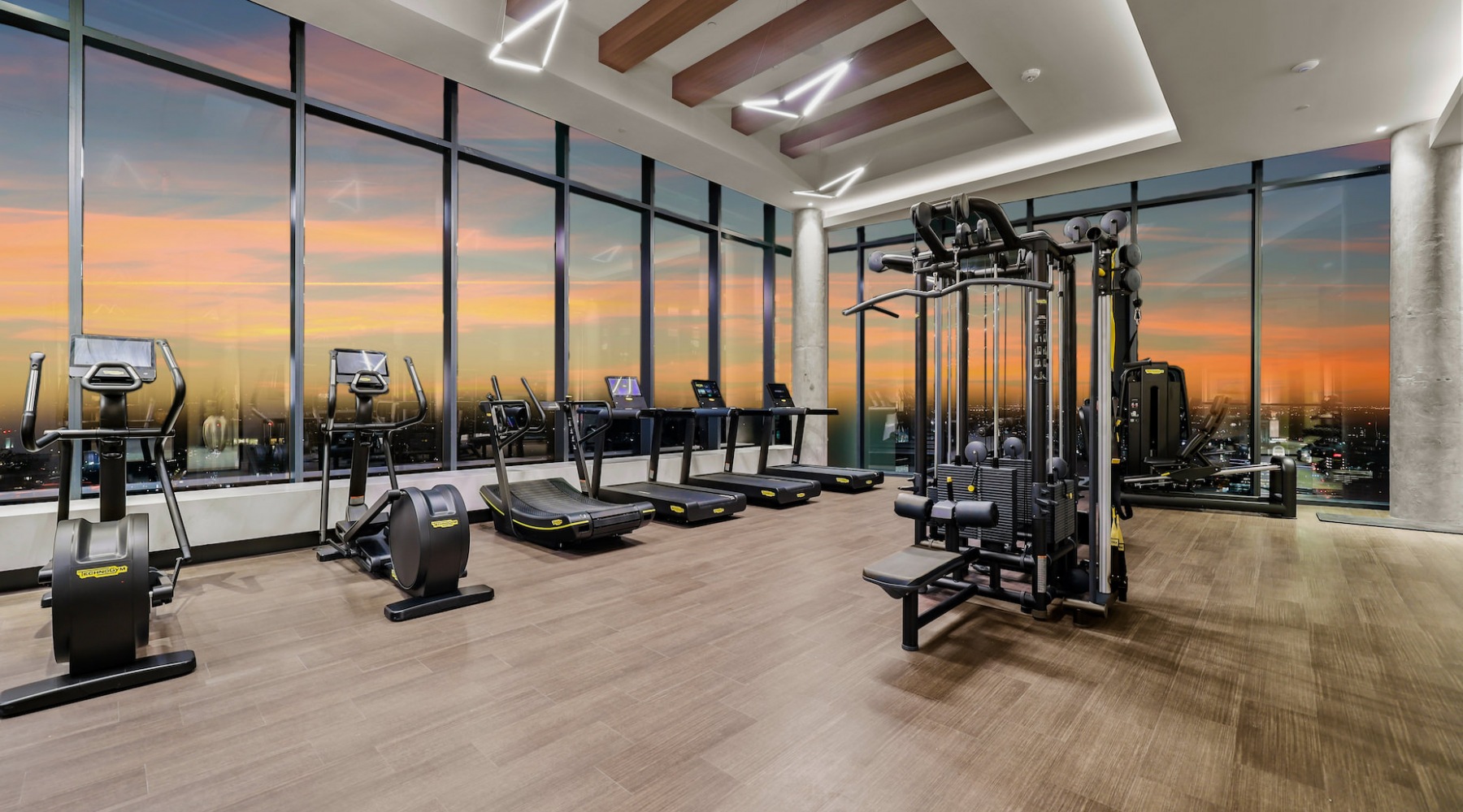 Hanover Republic Square: Luxury Downtown Austin Apartment Review - Paseo