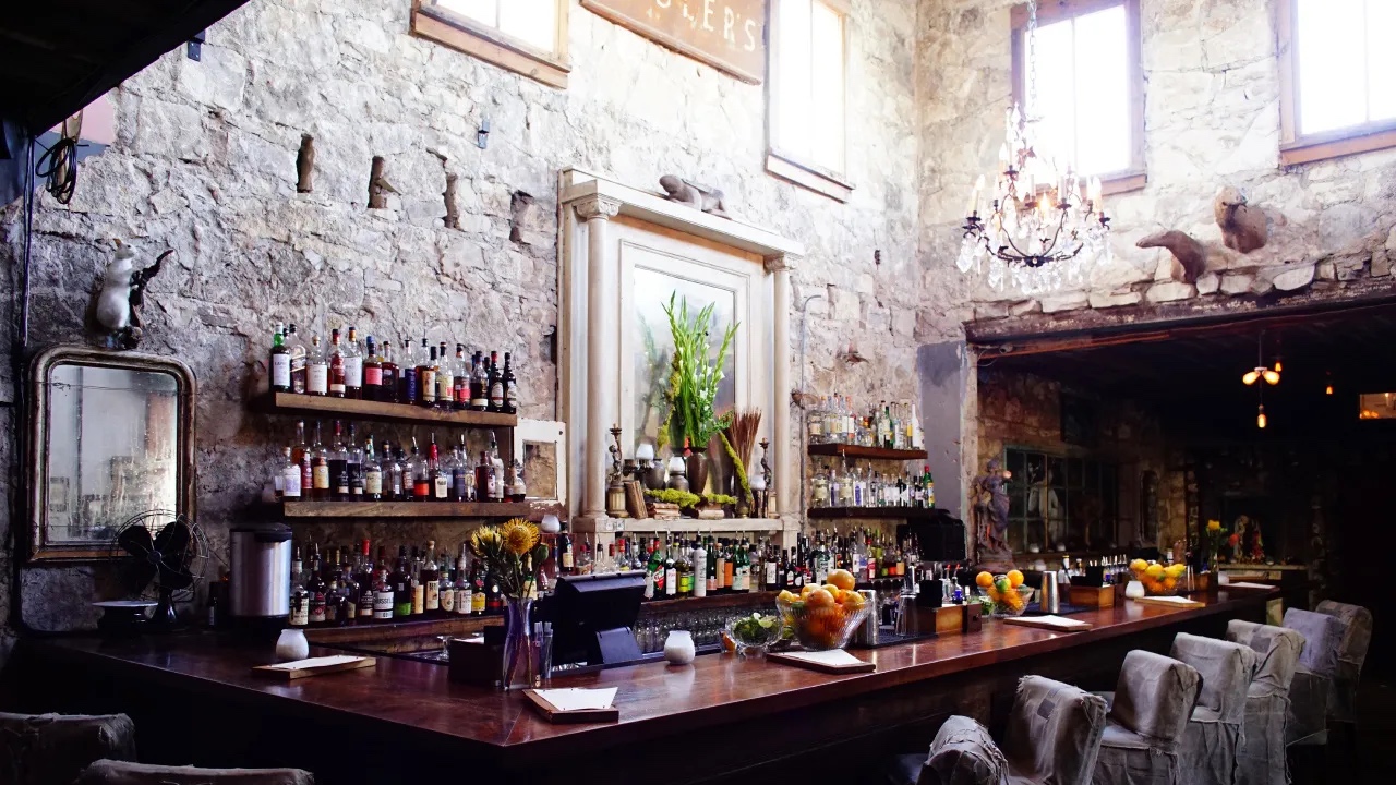 16 Best Cocktail Bars in Downtown Austin Near Paseo